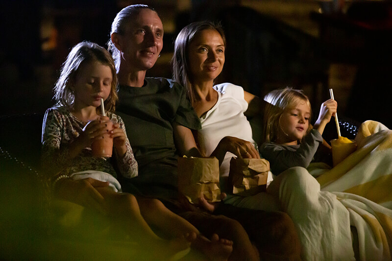 Creating a Peaceful, Year-Round Outdoor Retreat - Motorized Screens ...